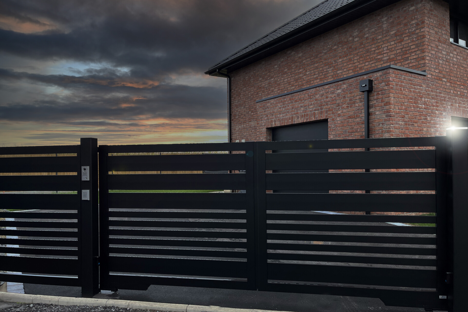 L'embout lumineux intégré sur les poteaux du portail - Eurofactory